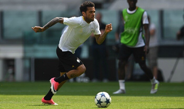 Defender Dani Alves leaves Juventus, pens heartfelt letter for fans ...