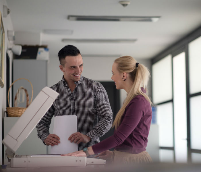 Here are 5 tips for dating someone at your workplace | India.com