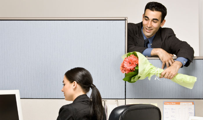 Here are 5 tips for dating someone at your workplace | India.com