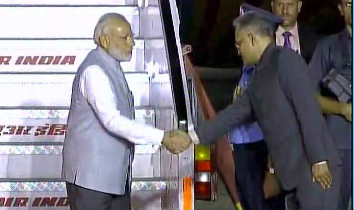 PM Narendra Modi to IAS officers: Avoid Getting Into The Mindset That Resists Change | India.com