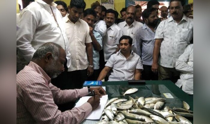 Maharashtra: Congress MLA Nitesh Rane Throws Fish at Fisheries ...