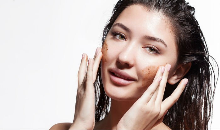 This DIY Brown Sugar Exfoliating Face Mask Will Improve Your Skin’s ...