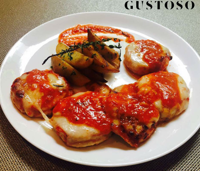 Rejoice Pizza Lovers! This Place In Mumbai Serves A Whopping 40 Inch ...