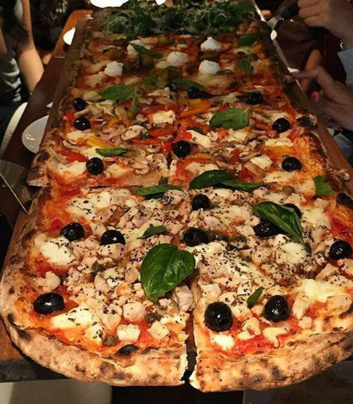 Rejoice Pizza Lovers! This Place In Mumbai Serves A Whopping 40 Inch ...