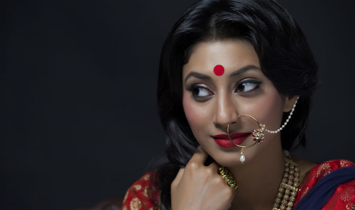 Bindi Designs: चेहरे के शेप के हिसाब से चुनें अपने लिए बिंदी का सही डिजाइन