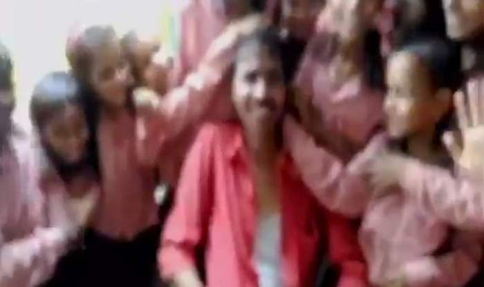 Uttar Pradesh Government School Teacher Comes Drunk To Class, Students ...