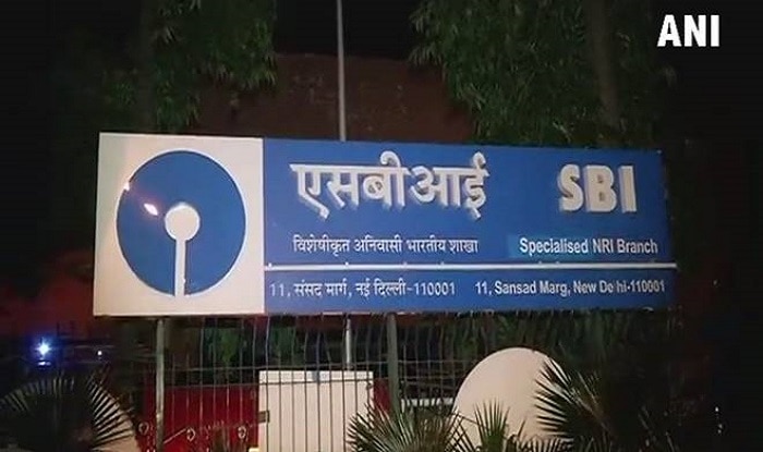 Fire Erupts at First Floor of SBI Building at Parliament Street, No ...