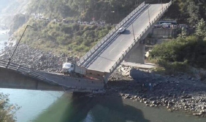 Himachal Pradesh: Rs 100 Crore Bridge Linking Chamba With Pathankot Collapses, 6 Injured | India.com