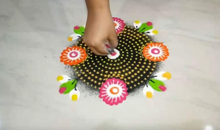 Diwali Rangoli Design: How to Make Colorful Diwali Rangoli Using Simple ...