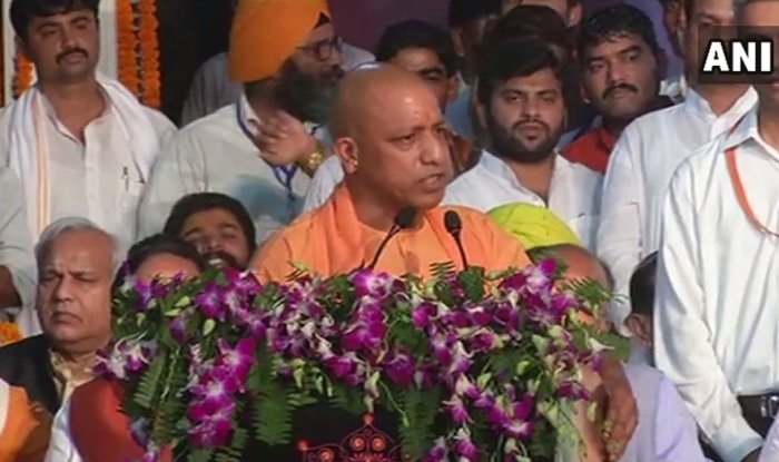 UP CM Yogi Adityanath in Ayodhya, Diwali celebrations Saryu river ...