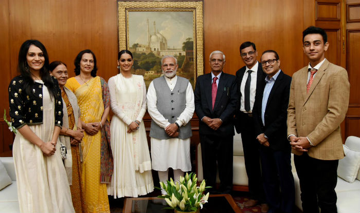 Miss World 2017 Manushi Chhillar Meets PM Narendra Modi Along With ...