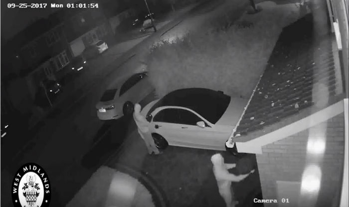 Mercedes Stolen Within 60 Seconds in Britain: Watch Shocking CCTV ...
