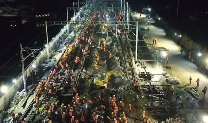 1500 Chinese Workers Build Railway For New Train Station In Nine Hours ...