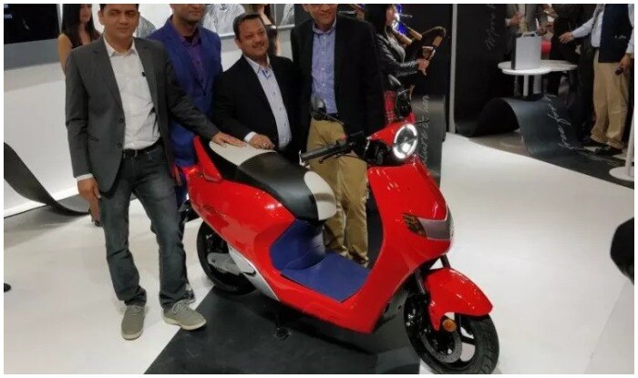 Twenty Two Motors rolls out new electric scooter Flow | Auto expo 2018 ...