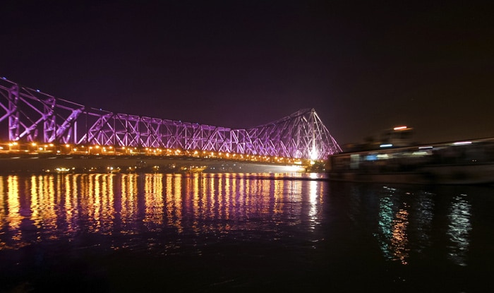 PM Modi to Inaugurate Sound, Light Show at Iconic Howrah Bridge on Jan ...