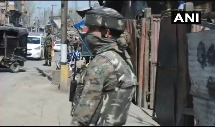 J&K: Traffic Policeman Injured in Militant Attack in Anantnag | India.com