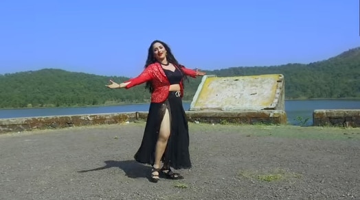Bhojpuri Actress Rani Chatterjee’s Dance on Rashke Qamar is Going Viral ...