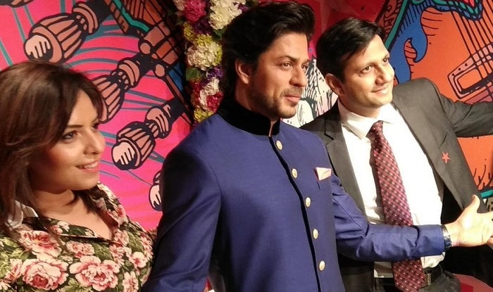Shah Rukh Khan Strikes His Signature Pose At Madame Tussauds Delhi | India.com