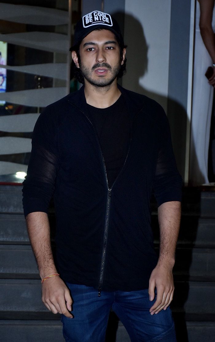 Sonam Kapoor-Anand Ahuja, Janhvi Kapoor, Karan Johar, Attend Veere Di ...