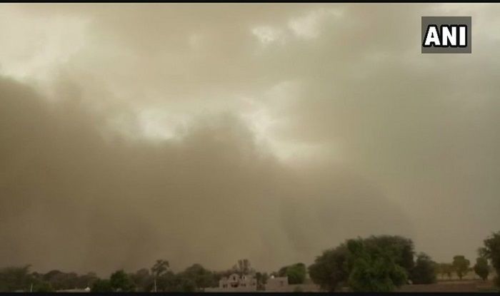 Massive Sandstorm Hits Bikaner; Uttar Pradesh Put on 48-Hour Alert ...