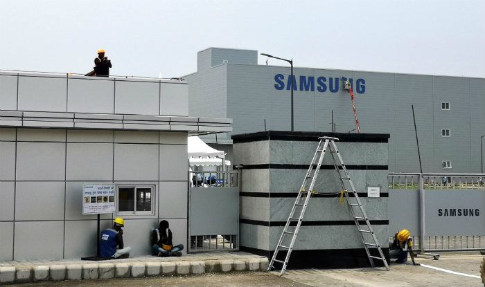 Not China or South Korea, World’s Largest Mobile Factory is in Uttar ...