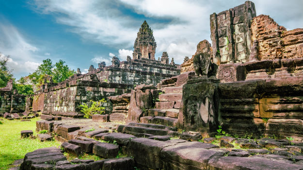Startling new discoveries in the famous Angkor Wat temple complex ...