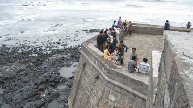 10 iconic landmarks in Bandra every tourist must visit! | India.com