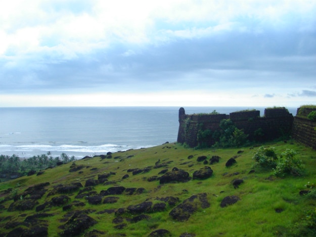 7 spectacularly beautiful forts of Goa! | India.com