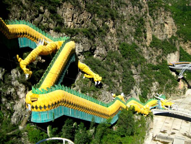 The world’s largest outdoor escalator is in China: Have you taken a ...