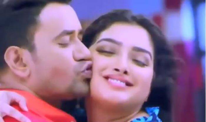 Bhojpuri Couple Amrapali Dubey – Dinesh Lal Yadav Aka Nirahua’s Hot Liplock Kiss on Katore ...