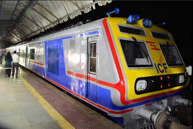 Mumbai’s first AC local arrives in the city | India.com