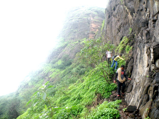 DOs and DON’Ts for Going on a Monsoon Trek | India.com