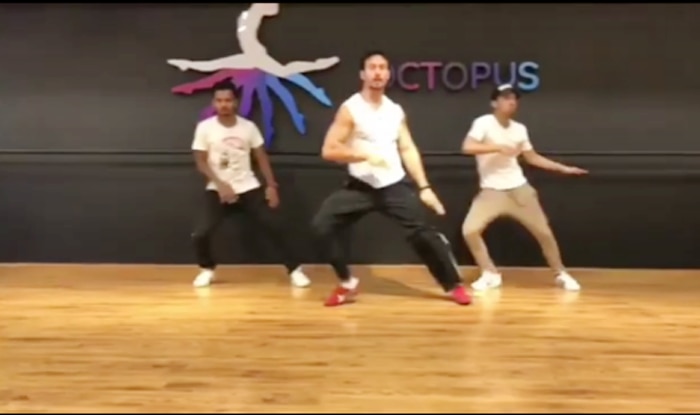 Tiger Shroff Shows Off Crazy Dance Skills During Student Of The Year 2 ...
