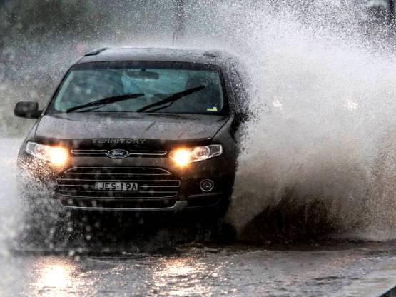 Top 10 tips to safely drive your vehicle during monsoons in India ...