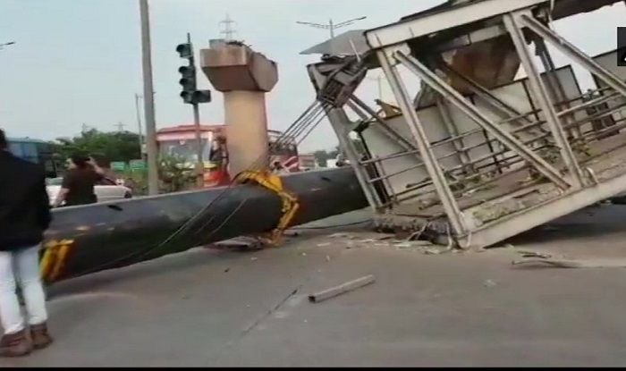Thane: Part of Foot Over Bridge Collapses Near Vashi Police Naka ...
