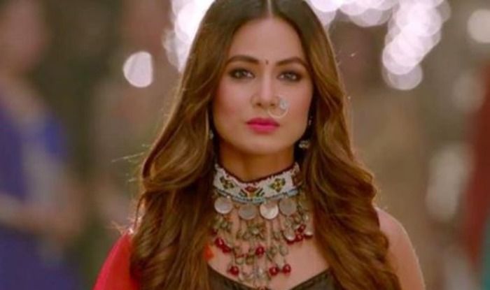 Aalisha Panwar to Replace Hina Khan And Play The Role of Komolika in ...
