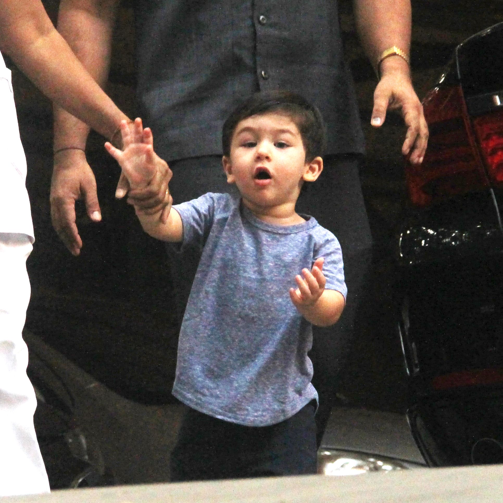 Taimur Ali Khan Looks Too Adorable in His Play-Time Outfit; See Latest ...