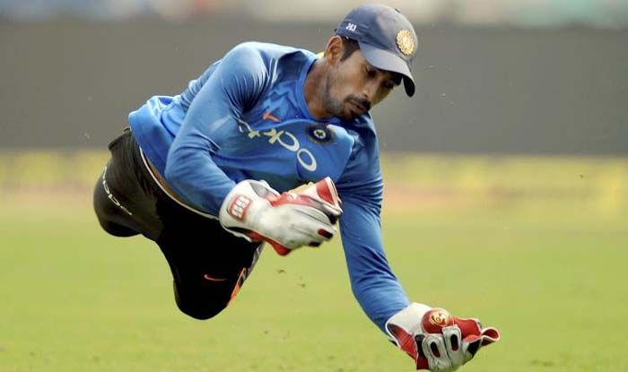 India vs South Africa: Wriddhiman Saha Takes a Breathtaking One-Handed ...