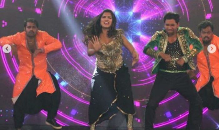 Bhojpuri Couple Amrapali Dubey And Dinesh Lal Yadav Aka Nirahua Flaunt Hot Dance Moves in an ...