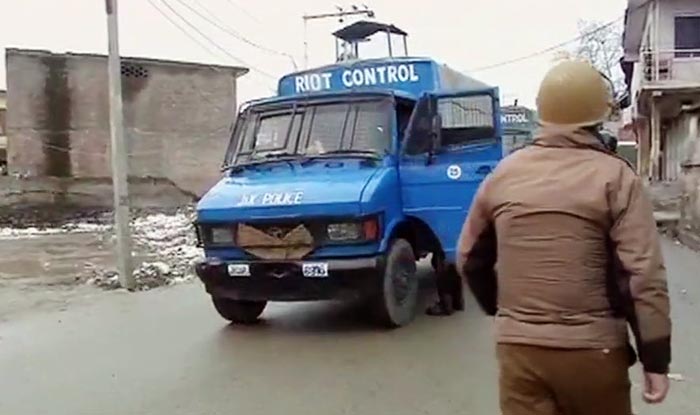Jammu And Kashmir: Two Terrorists Killed in Encounter With Security ...