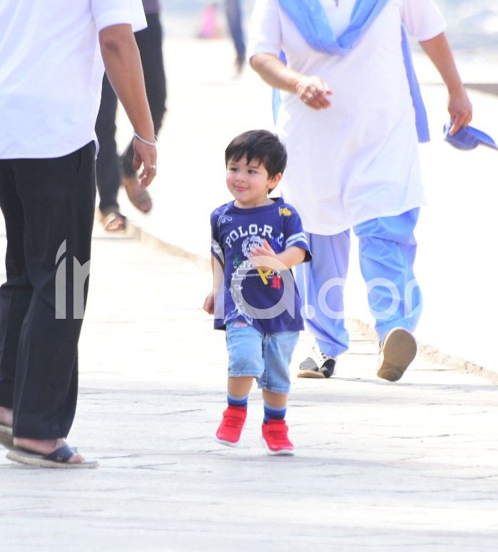 Taimur Ali Khan Cannot Keep Calm as he Accompanies Daddy Saif Ali Khan ...