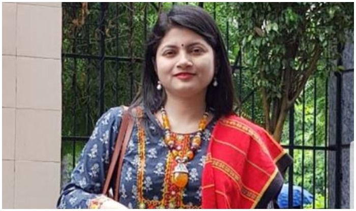 यूपी में अवैध बालू खनन: IAS अधिकारी, सपा नेता समेत चार को समन जारी