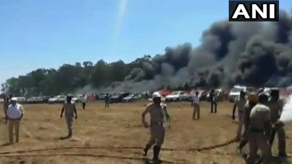 VIDEO: एयरो इंडियो के पार्किंग क्षेत्र में 'सिगरेट' बनी आग की वजह, ऐसे ...