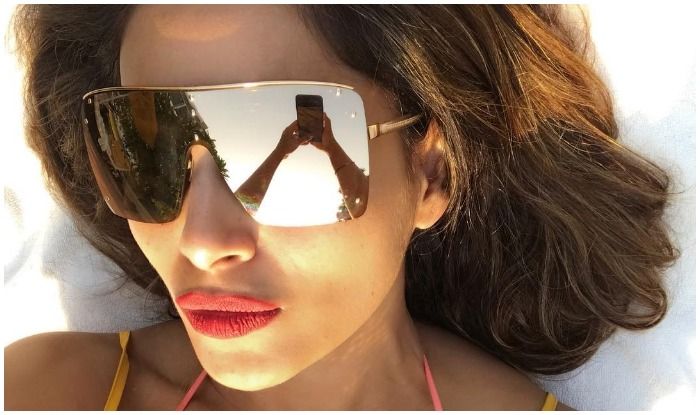 Bipash Basu Raises Temperature in Dabboo Ratnani