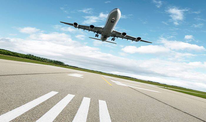 How to Reduce Carbon Footprint While Travelling on a Plane | India.com