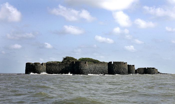 Here’s Why You Must Visit The Twin Islands of Khanderi-Underi in ...