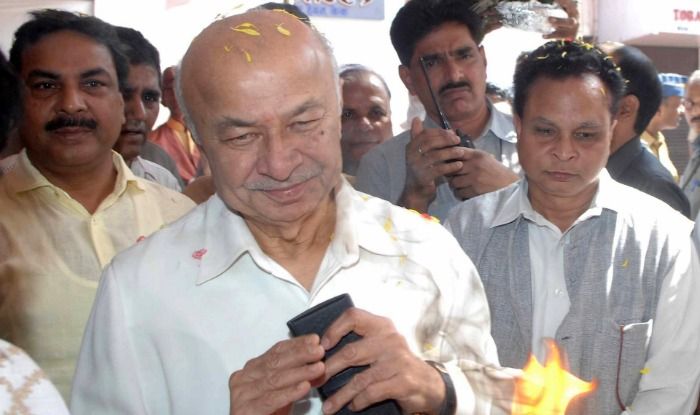 Congress Leader Sushilkumar Shinde Makes Sensational Claim, Says he Got ...