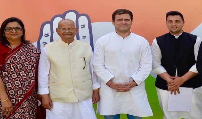 पूर्व केंद्रीय मंत्री सुखराम कांग्रेस में लौटे, राहुल गांधी से मुलाकात ...