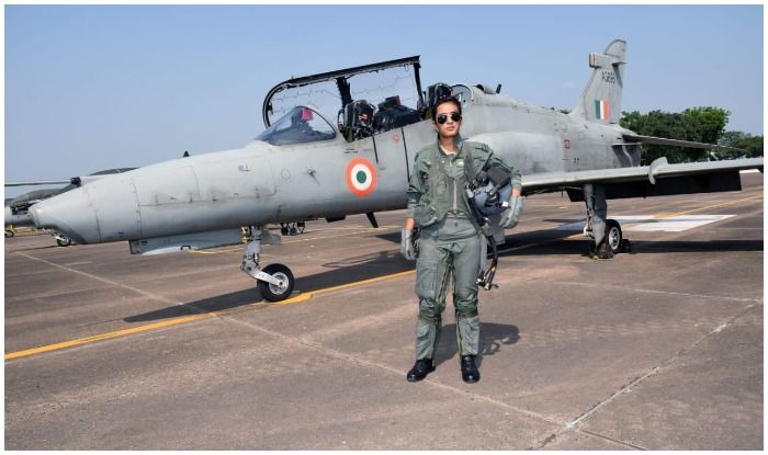 Mohana Singh Becomes First Indian Woman Fighter Pilot to Fly Hawk ...