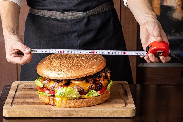 This Restaurant in Tokyo Serves 3kg Giant Burger For Rs 70,000, Here's ...